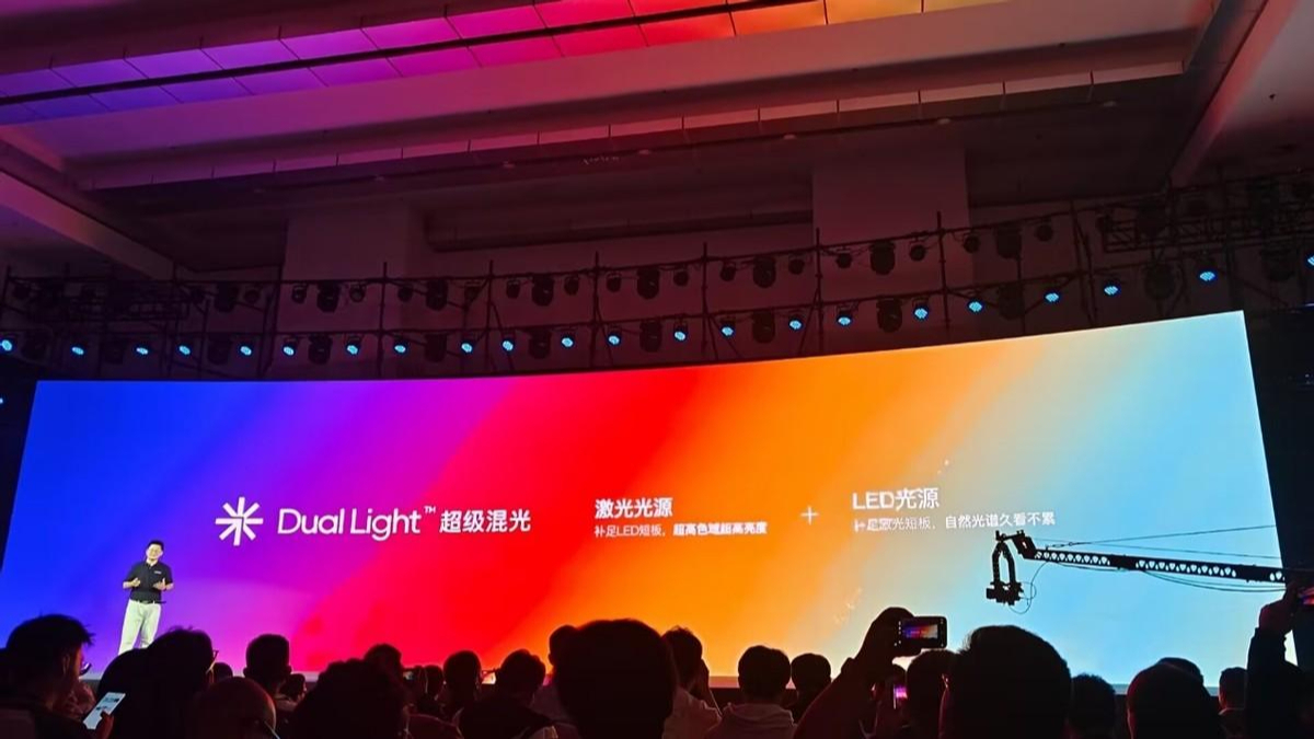 Dual Light超级混光和三色激光，谁是高端投影未来？